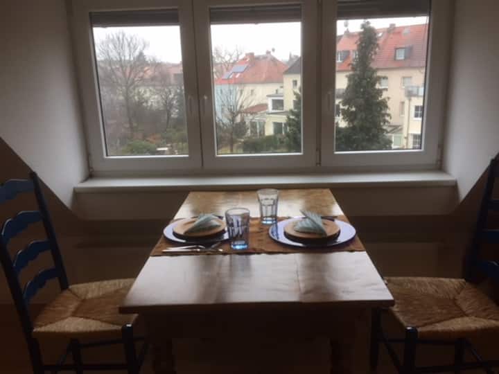Cosy Top Floor Studio Close To Kreuzberg - Berlín