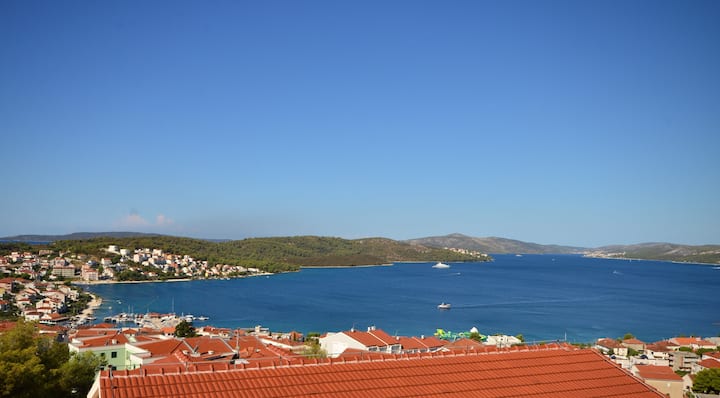 4 Stars Luxury Penthouse With Pool At The Seaside - Okrug Gornji