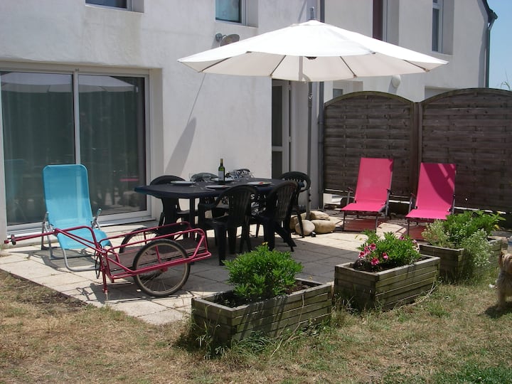 Jolie Maison Avec Terrasse Sur L'île De Houat - Belle Île