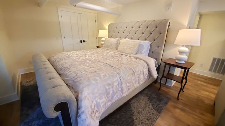 Governor's Mansion Inn - Garden Studio - Madison, WI