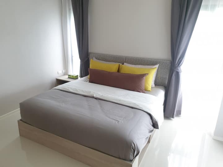 Lumpini Park Beach Cha-am Poolview 02 - Cha-am