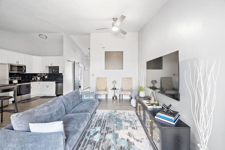 Modern Townhome Fully Renovated
3 Beds - Virginia Beach, VA