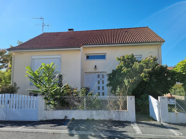 Chambre D'hôte Situé à L'étage. - Chasseneuil-du-Poitou