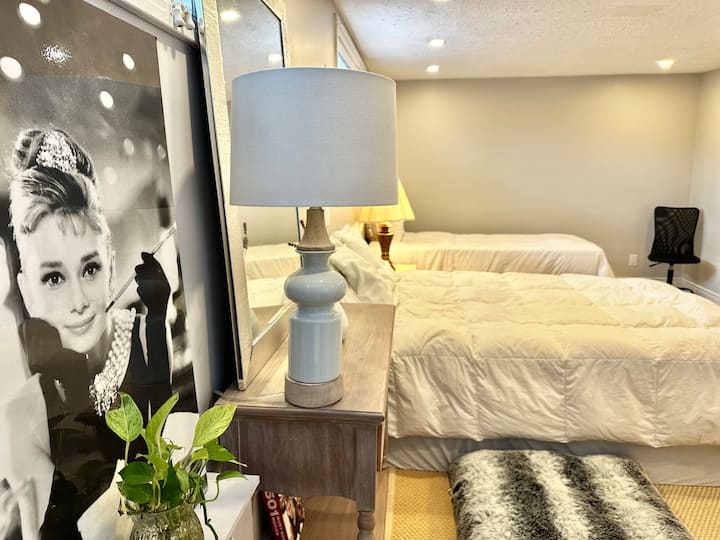 Lovely & Clean Guest Suit-great Location - Oakville