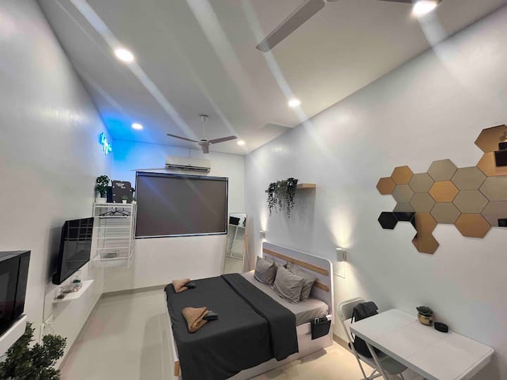 The Gray Aura - Studio Apartment - Mumbai