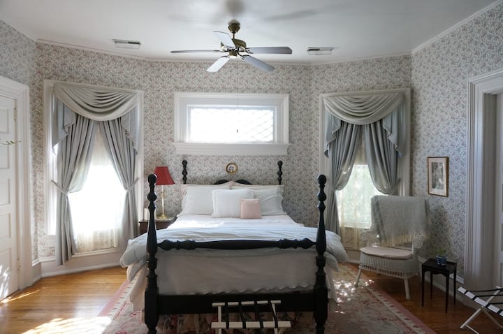 Taylor House Inn Bed And Breakfast, Downtown - Wilmington, NC