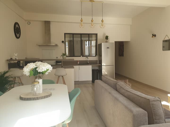 Appartement 2 Chambres Au Pied Du Palais Des Papes - Avignon