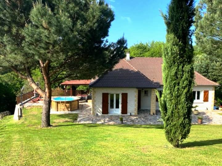 Jolie Maison En Plein Pays Vert. - Sainte-Fortunade