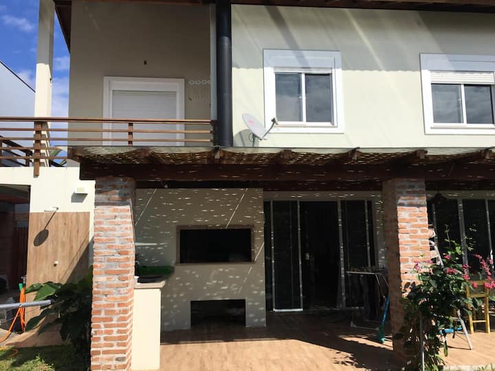 Casa Grande E Aconchegante A Poucos Passos Do Mar! - Garopaba