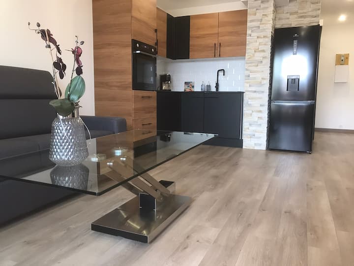 •	Charmant Appart Rénové – Plage & Port à Pied - Bandol