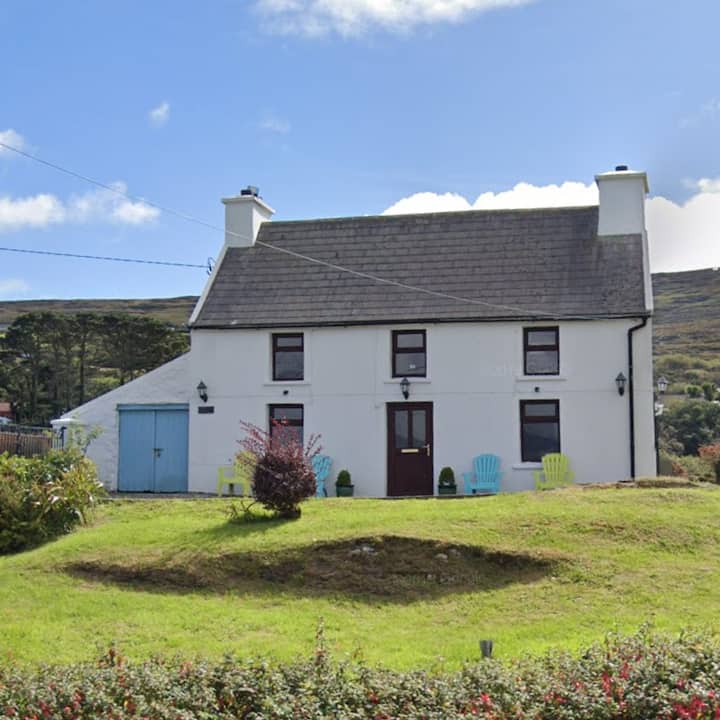 Sea View Traditional Cottage (Wild Atlantic Way) - Ireland