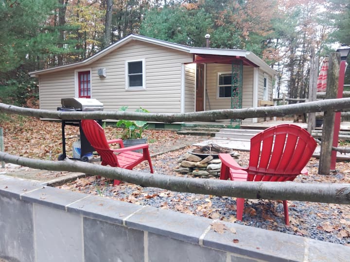 Glowing Hearth Cabin - Caledonia State Park, Fayetteville