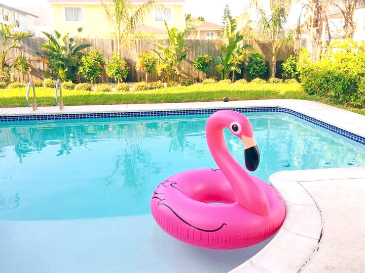Private Oasis - Heated Pool, 2 Min Walk To Beach!! - South Padre Island, TX