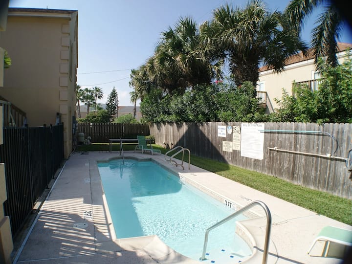 Mary Sol Ii #5 Mid-island 1 Minute Walk Beach - Suite B, TX