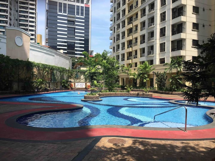Clean & Rustic 1-br Apartment | Poolside View - Taguig