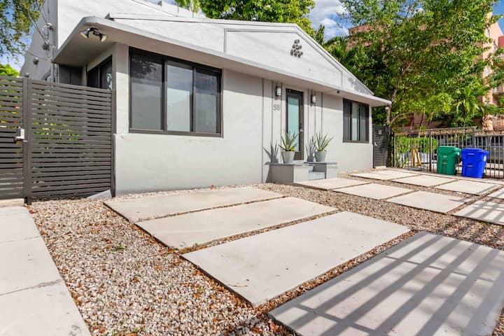 Lovely Place In Miami W/ Patio&parking - Miami