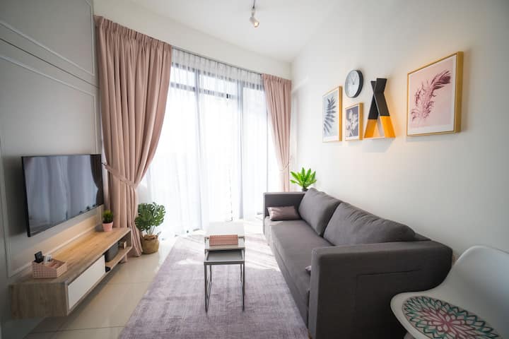 *Budget* Artes Condo Near Usm ~ Ac & Wi-fi - George Town