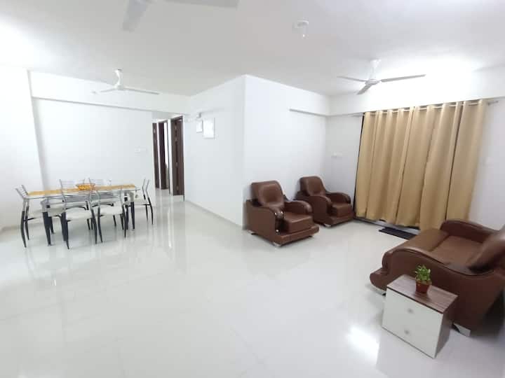 Group Booking Place Near Symbiosis At Viman Nagar - Pune