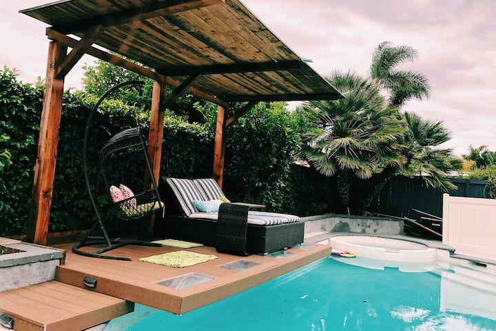 Irvine Vacation Home With Steamroom & Pool - Irvine, CA