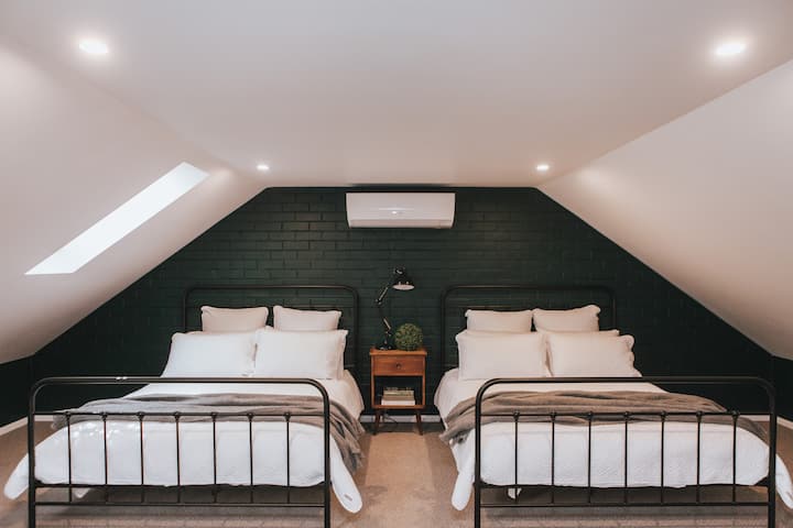 Goldmines Guesthouse -
Luxury Meets Convenience - Bendigo