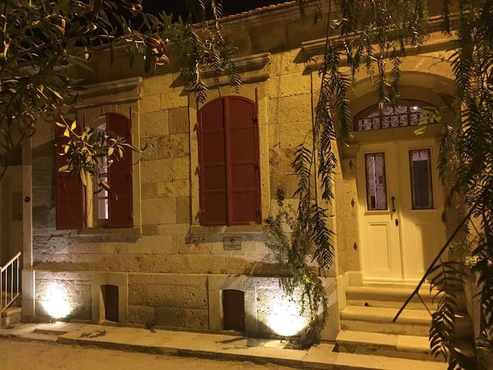 An Exceptional Stone House-massalia - Foça