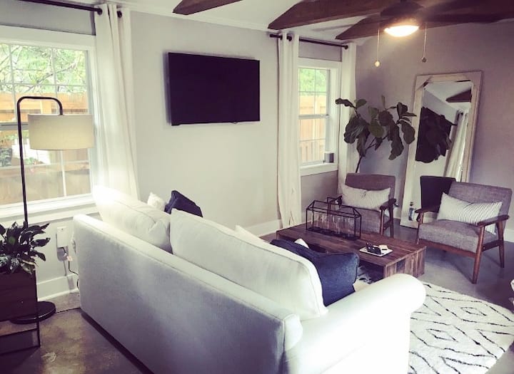 Chic Chalet - Baton Rouge, LA