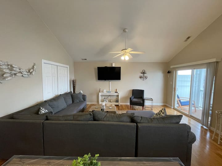The Poplar Penthouse - 4br/2ba, 1 Block From Beach - Stone Harbor, NJ
