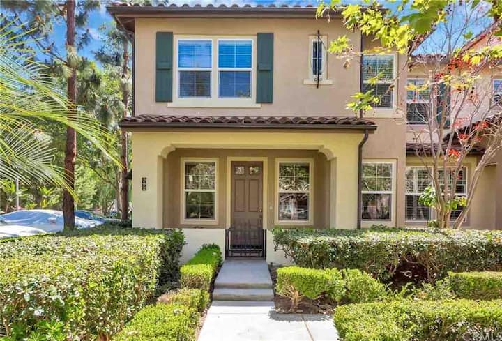 Irvine Spectrum Cozy 3b2.5b Townhouse 3分钟到hoag医院 - Irvine, CA