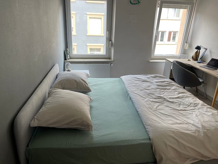 King Bed · Cozy & Peaceful Private Room In Esch - Luxembourg