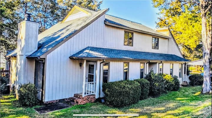 Carmel Oasis 2. Gorgeous 3bd 2ba. - Charlotte, NC
