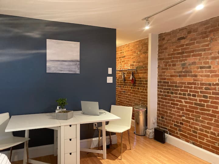 Historic Dupont, Exposed Brick Apartment With Yard - Washington, D.C.