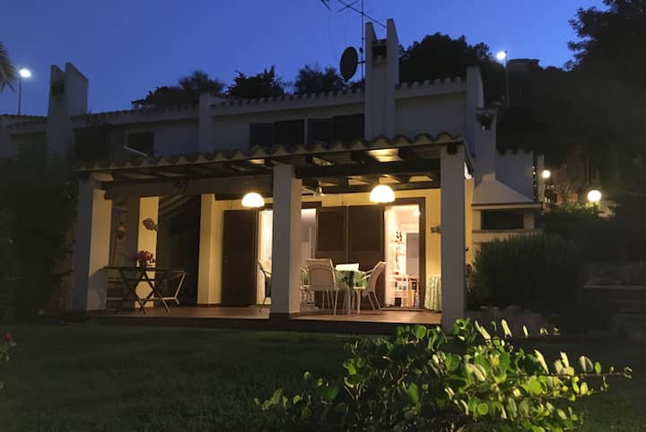 Holiday Villa For 6 Only 300m From The Beach. - Castiadas