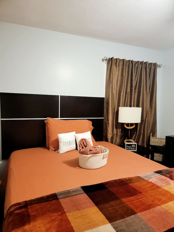 Cheerful 1 Bedroom In A Private House. Very Cozy. - Branford, CT