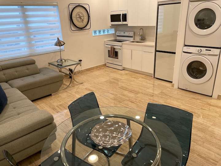 Hospitable 1 Bed 1 Bath Near The Beach. - South Beach