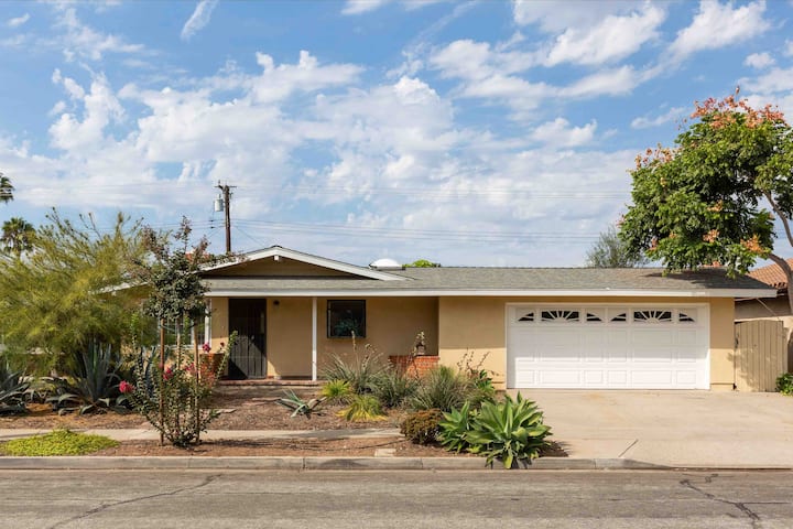 Spacious Family & Pet Home, Ocean 10 Min, Fab Yard - Costa Mesa