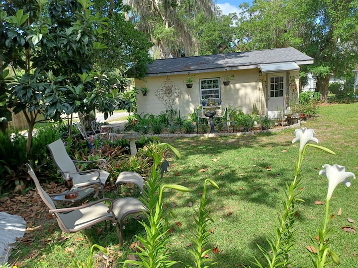 A Garden Cottage - Ocala, FL