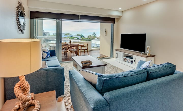 Stunning 3bdrm Nelson Bay Apt - Great Water Views. - Nelson Bay