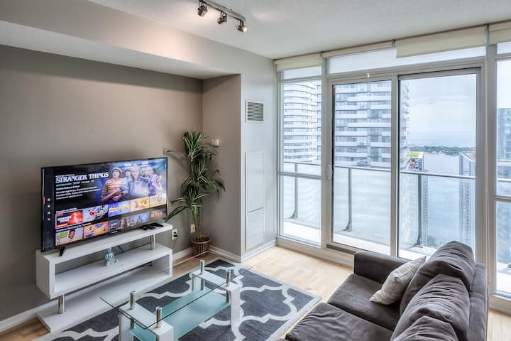 50% Off 40th+ Floor Lake View Condo Beside Cntower - Toronto
