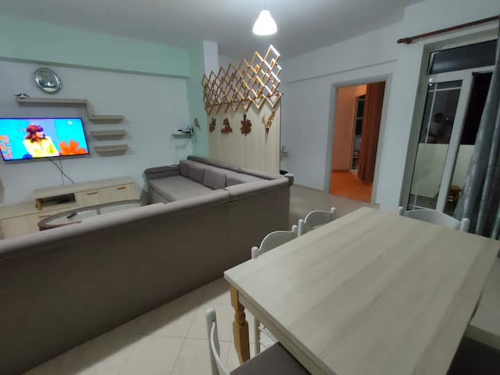Entire Home With A Garden Downtown Saranda - Sarandë
