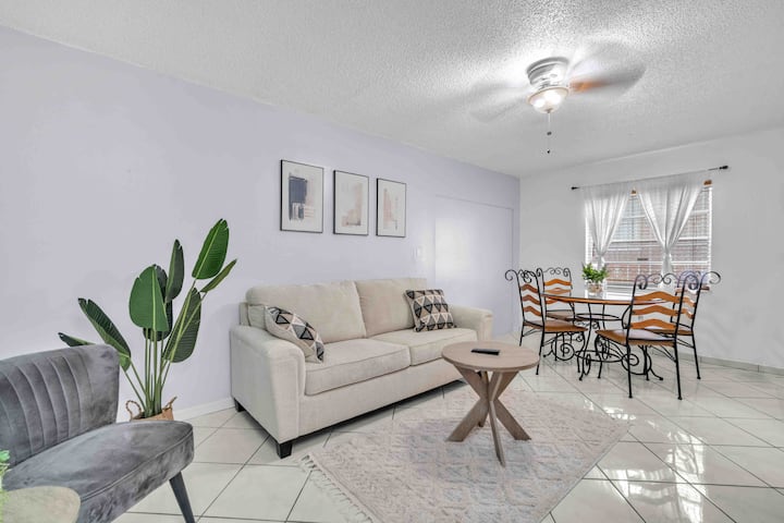 10 Min To Cruise Port & Mia | Sleeps 10 | - Miami