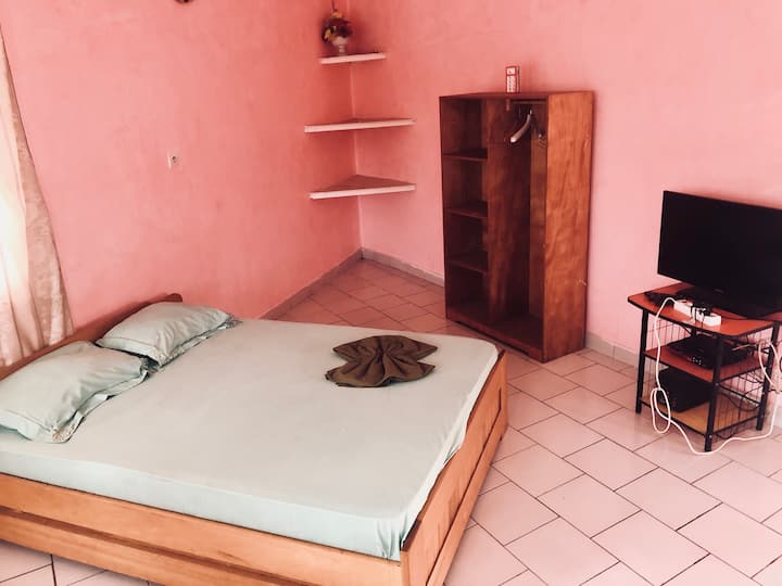 Studio F1 C  Derrière L,aéroport Juste Au Comus15€ - Brazzaville