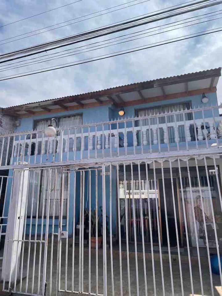 Casa Habitacional Con Capacidad Hasta 8 Personas. - Iquique