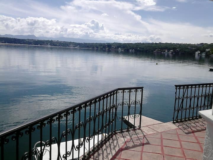 Casa A La Orilla Del Lago De Tequesquitengo - Tequesquitengo