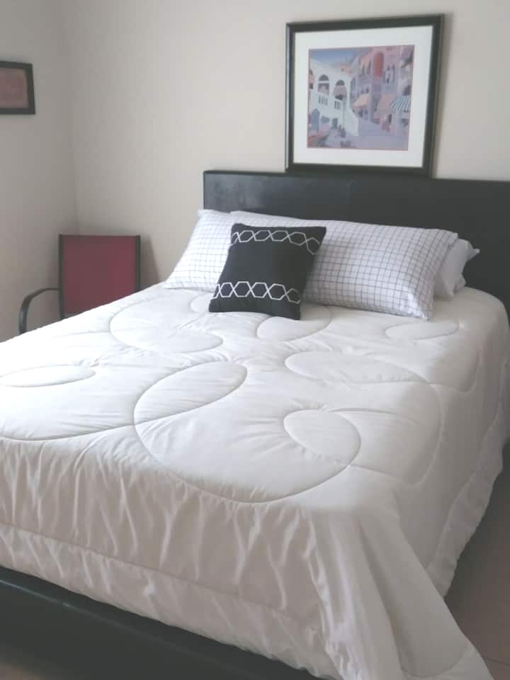 Cozy, Quiet, Clean Home, Private Bedroom. - Jacksonville, FL