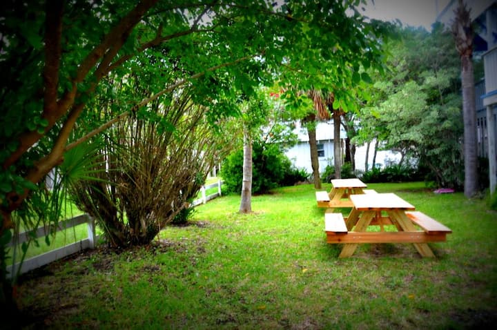 A Summer Place Unit B - 4 Bed 3 Bath - Tybee Island, GA