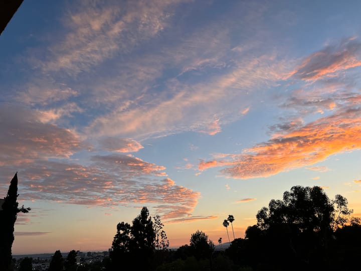 Boho Echo Park Retreat W/ Sunset Balcony - Los Angeles, CA