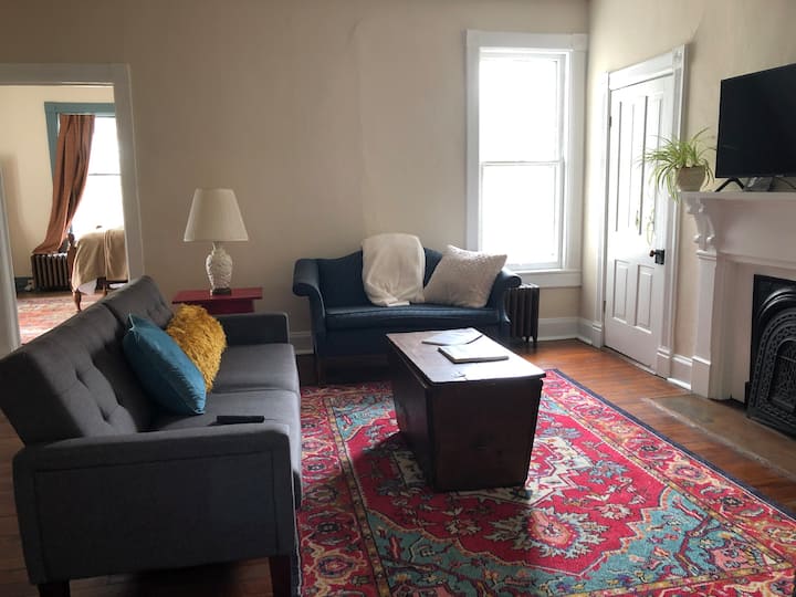 Suite With King Bed, Private Bath, Sitting Room - Abingdon, VA