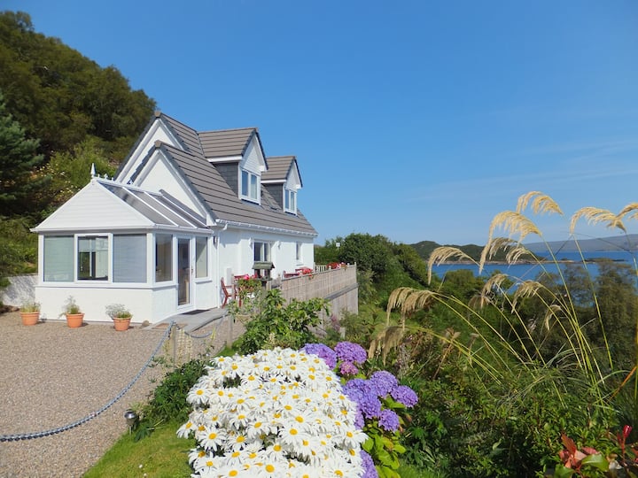 Beautiful Sea View Cottage
(Applecross Peninsula) - Skye