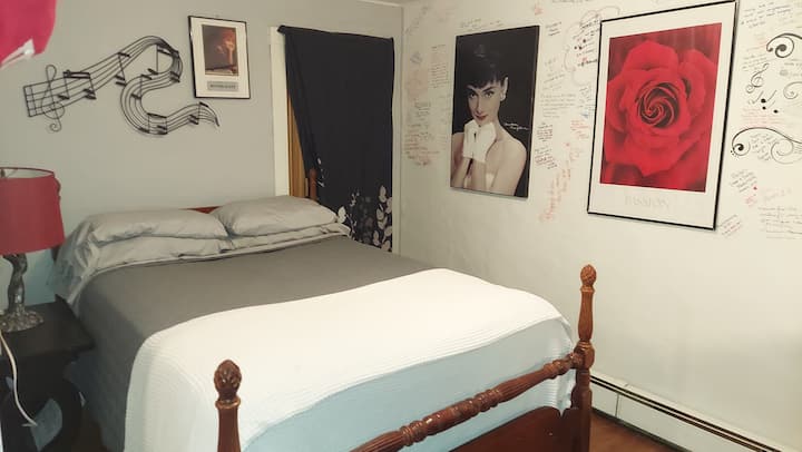 Iso Housemate 30dy Min. 05/07-6/04/25 - Saratoga Springs, NY