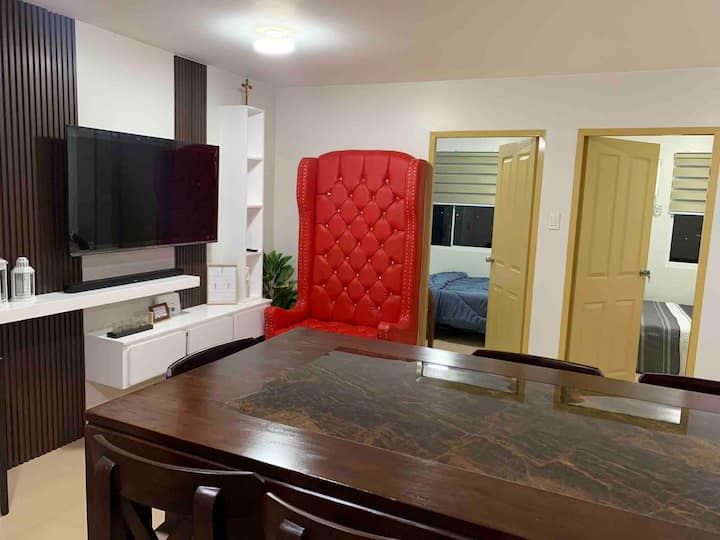 Homey Executive 2 Bedroom Condo In Iloilo - Iloilo City